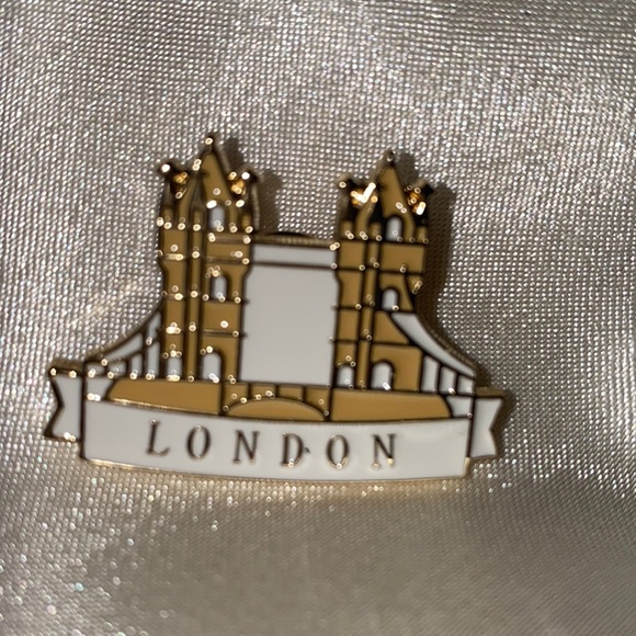 Burberry | Accessories | Rare Burberry London Bridge Collectible Lapel ...